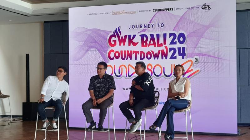 Pertunjukan Kembang Api Terbesar di Bali Pertunjukan Kembang Api Terbesar di Bali